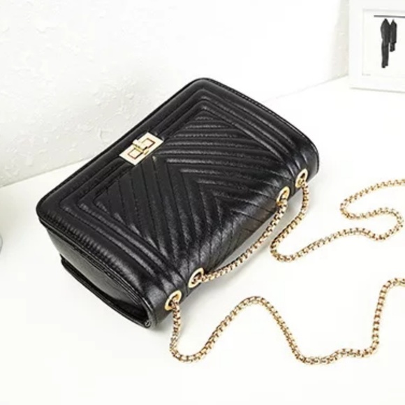 AnkarasBest | Bags | V Pattern Designer Luxury Unique Fashion Bag Red ...